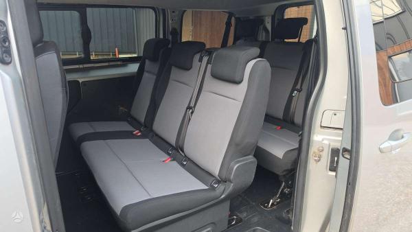 Grey Peugeot Traveller 2017 in Raseiniai, with an engine capacity of 1.60 L and mileage of 130 thousand km for 11450 €, photo 11 on AUTOMOTO.COM.LV
