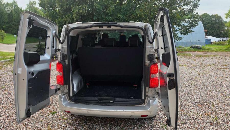 Grey Peugeot Traveller 2017 in Raseiniai, with an engine capacity of 1.60 L and mileage of 130 thousand km for 11450 €, photo 13 on AUTOMOTO.COM.LV