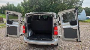Grey Peugeot Traveller 2017 in Raseiniai, with an engine capacity of 1.60 L and mileage of 130 thousand km for 11450 €, photo 14 on AUTOMOTO.COM.LV