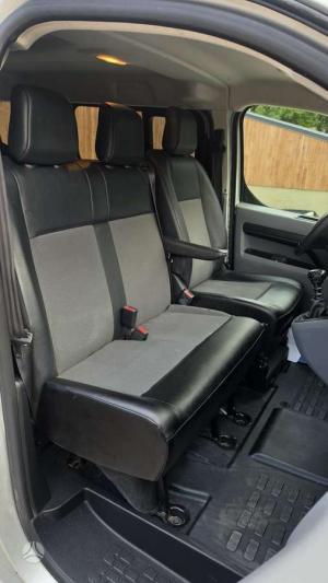 Grey Peugeot Traveller 2017 in Raseiniai, with an engine capacity of 1.60 L and mileage of 130 thousand km for 11450 €, photo 16 on AUTOMOTO.COM.LV
