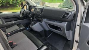 Grey Peugeot Traveller 2017 in Raseiniai, with an engine capacity of 1.60 L and mileage of 130 thousand km for 11450 €, photo 17 on AUTOMOTO.COM.LV
