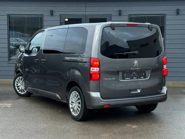 Pelēks Peugeot Traveller 2016 Jelgava, ar dzinēja tilpumu 2.00 L un nobraukumu 190 tūkst. km par 16450 €, foto 2 vietnē AUTOMOTO.COM.LV