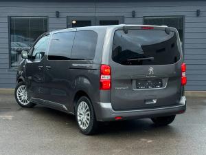Grey Peugeot Traveller 2016 in Jelgava, with an engine capacity of 2.00 L and mileage of 190 thousand km for 16450 €, photo 3 on AUTOMOTO.COM.LV