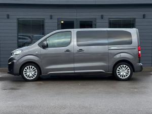 Grey Peugeot Traveller 2016 in Jelgava, with an engine capacity of 2.00 L and mileage of 190 thousand km for 16450 €, photo 6 on AUTOMOTO.COM.LV