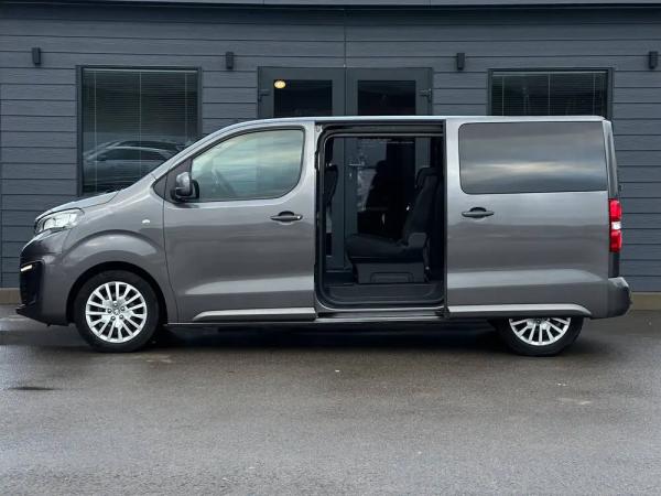 Pelēks Peugeot Traveller 2016 Jelgava, ar dzinēja tilpumu 2.00 L un nobraukumu 190 tūkst. km par 16450 €, foto 6 vietnē AUTOMOTO.COM.LV