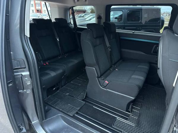 Pelēks Peugeot Traveller 2016 Jelgava, ar dzinēja tilpumu 2.00 L un nobraukumu 190 tūkst. km par 16450 €, foto 9 vietnē AUTOMOTO.COM.LV