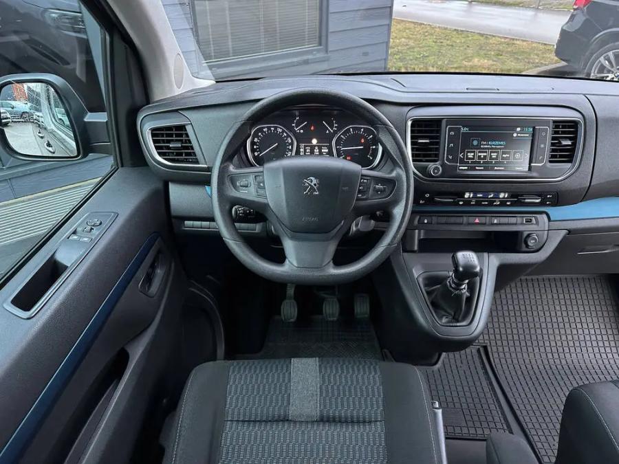 Grey Peugeot Traveller 2016 in Jelgava, with an engine capacity of 2.00 L and mileage of 190 thousand km for 16450 €, photo 13 on AUTOMOTO.COM.LV