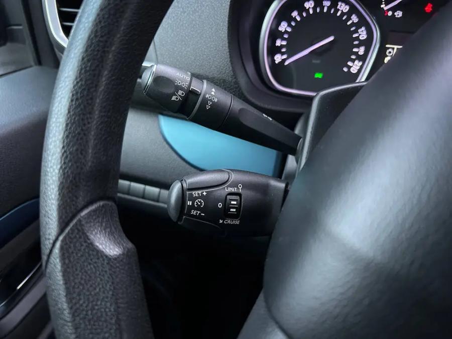 Grey Peugeot Traveller 2016 in Jelgava, with an engine capacity of 2.00 L and mileage of 190 thousand km for 16450 €, photo 21 on AUTOMOTO.COM.LV