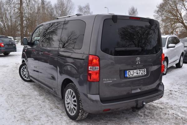 Grey Peugeot Traveller 2017 in Kuldiga, with an engine capacity of 2.00 L and mileage of 0 thousand km for 17900 €, photo 3 on AUTOMOTO.COM.LV