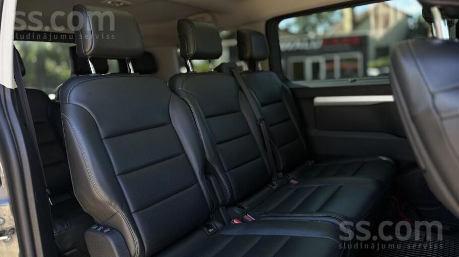 Grey Peugeot Traveller 2018 in Jelgava, with an engine capacity of 2.00 L and mileage of 207 thousand km for 16590 €, photo 10 on AUTOMOTO.COM.LV