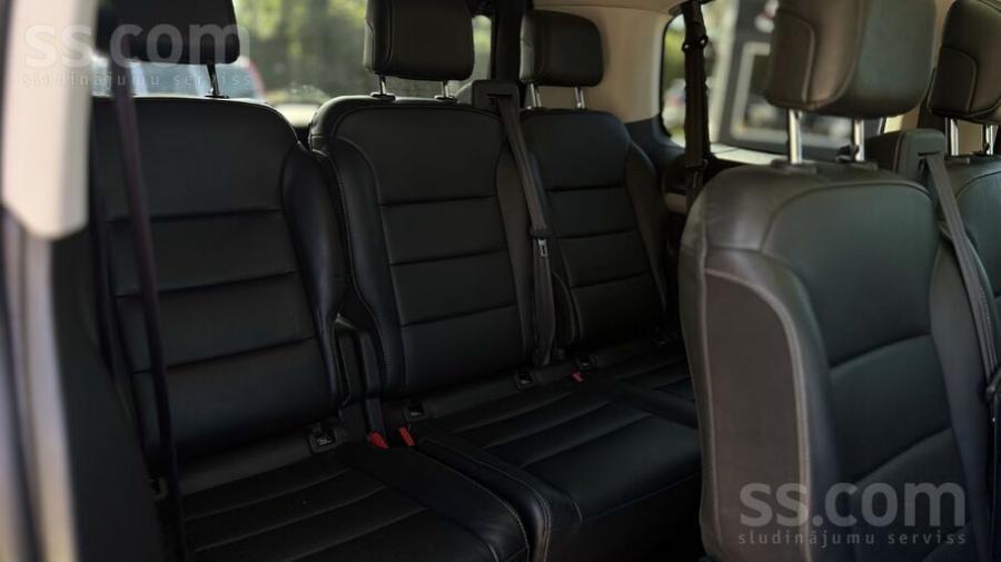 Grey Peugeot Traveller 2018 in Jelgava, with an engine capacity of 2.00 L and mileage of 207 thousand km for 16590 €, photo 11 on AUTOMOTO.COM.LV