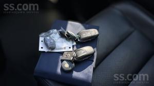 Grey Peugeot Traveller 2018 in Jelgava, with an engine capacity of 2.00 L and mileage of 207 thousand km for 16590 €, photo 15 on AUTOMOTO.COM.LV