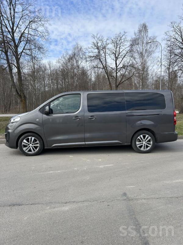 Grey Peugeot Traveller 2021 in Jurmala, with an engine capacity of 2.00 L and mileage of 107 thousand km for 27000 €, photo 4 on AUTOMOTO.COM.LV