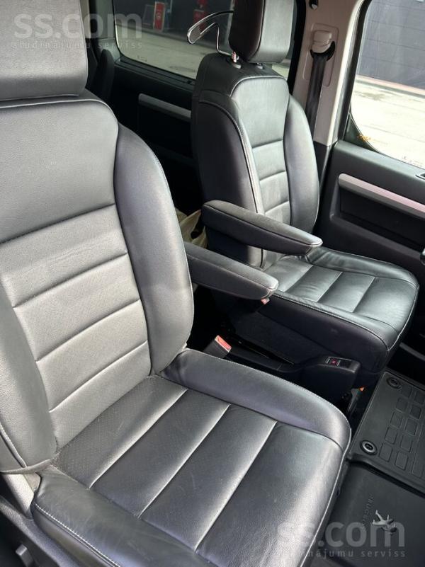 Grey Peugeot Traveller 2021 in Jurmala, with an engine capacity of 2.00 L and mileage of 107 thousand km for 27000 €, photo 6 on AUTOMOTO.COM.LV