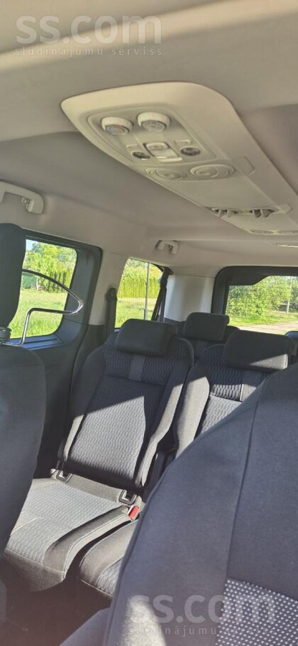 Grey Peugeot Traveller 2017 in Riga, with an engine capacity of 2.00 L and mileage of 320 thousand km for 16000 €, photo 10 on AUTOMOTO.COM.LV