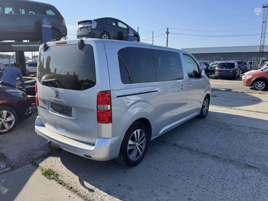 Grey Peugeot Traveller 2017 in Kaunas, with an engine capacity of 2.00 L and mileage of 191 thousand km for 12800 €, photo 4 on AUTOMOTO.COM.LV