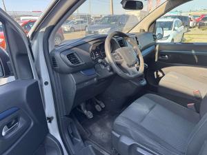 Grey Peugeot Traveller 2017 in Kaunas, with an engine capacity of 2.00 L and mileage of 191 thousand km for 12800 €, photo 11 on AUTOMOTO.COM.LV