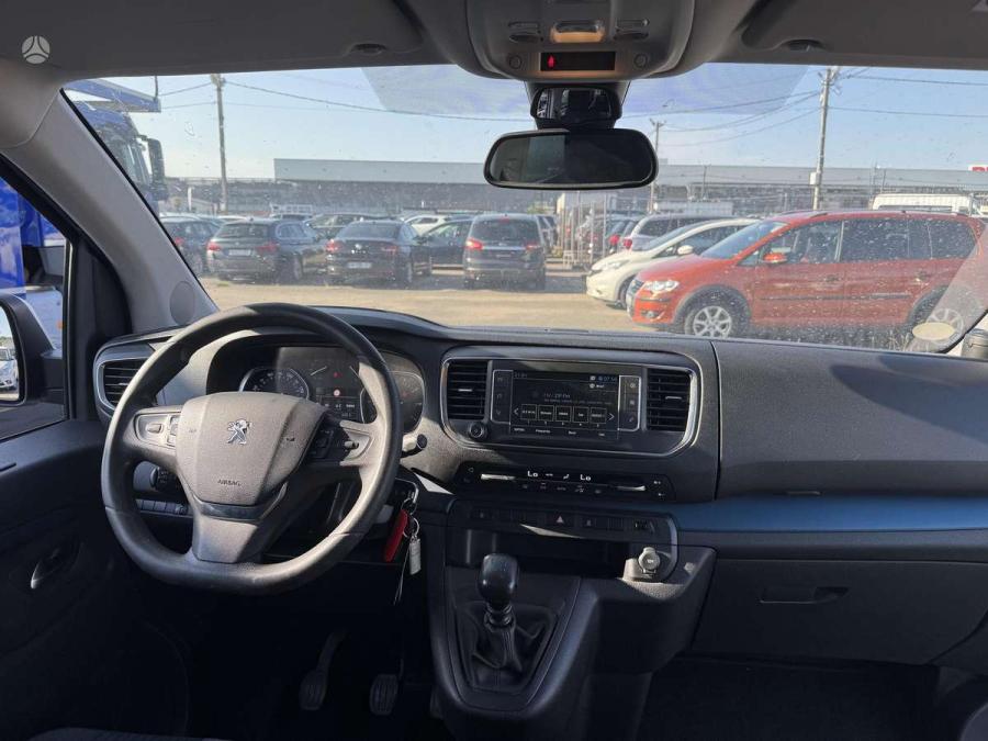 Grey Peugeot Traveller 2017 in Kaunas, with an engine capacity of 2.00 L and mileage of 191 thousand km for 12800 €, photo 12 on AUTOMOTO.COM.LV