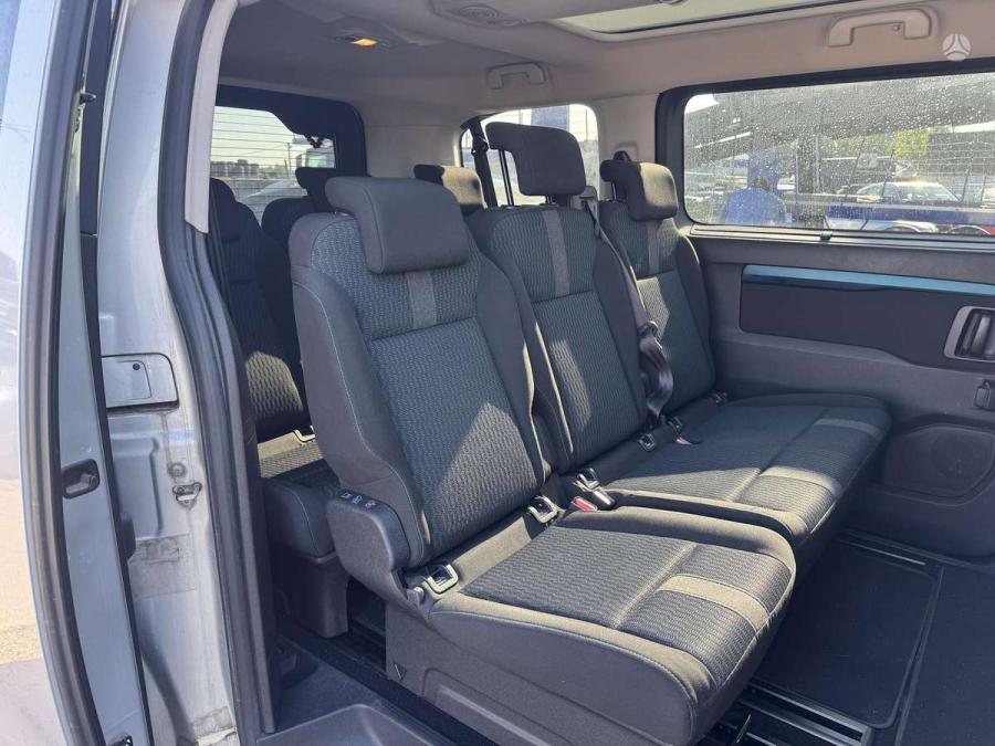 Grey Peugeot Traveller 2017 in Kaunas, with an engine capacity of 2.00 L and mileage of 191 thousand km for 12800 €, photo 13 on AUTOMOTO.COM.LV