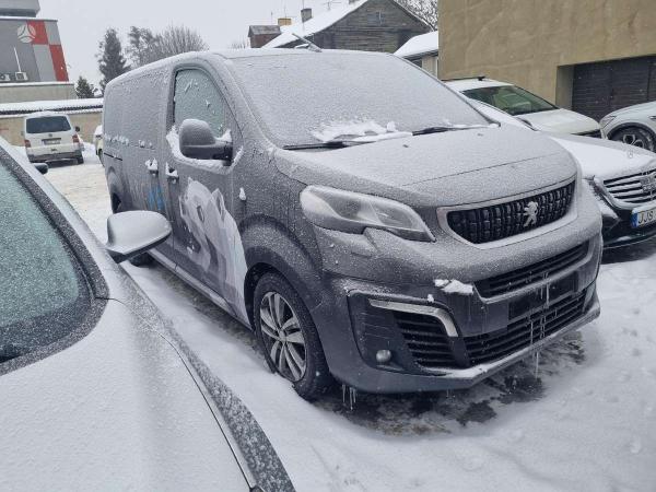 Grey Peugeot Traveller 2018 in Kaunas, with an engine capacity of 2.00 L and mileage of 195 thousand km for 12400 €, photo 1 on AUTOMOTO.COM.LV