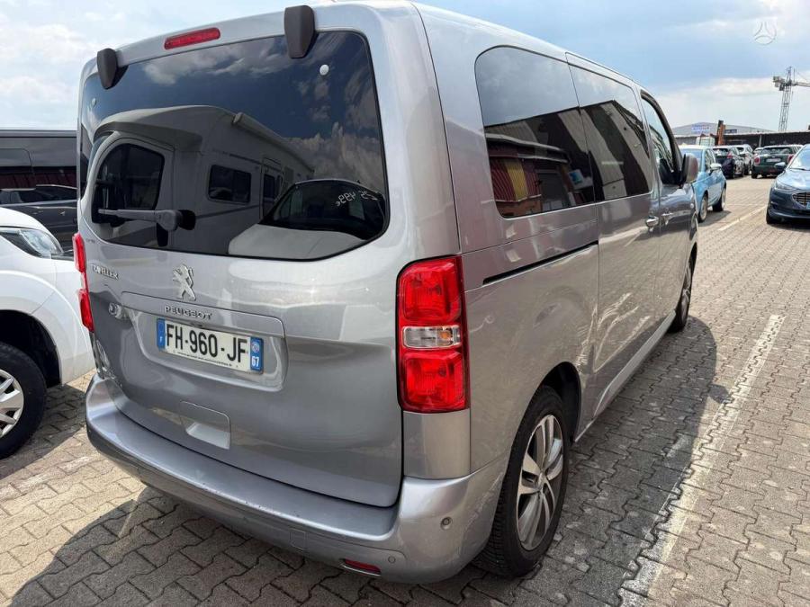 Pelēks Peugeot Traveller 2019 Tauragė, ar dzinēja tilpumu 2.00 L un nobraukumu 180 tūkst. km par 20700 €, foto 4 vietnē AUTOMOTO.COM.LV