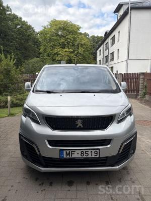 Pelēks Peugeot Traveller 2019 Jelgava, ar dzinēja tilpumu 2.00 L un nobraukumu 176 tūkst. km par 22500 €, foto  vietnē AUTOMOTO.COM.LV