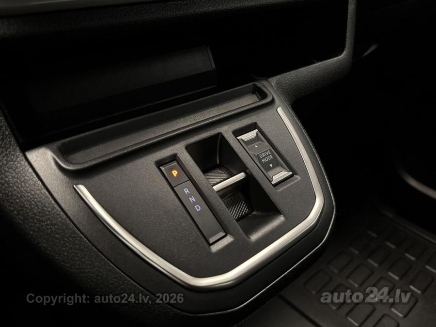 Grey Peugeot Traveller 2025 in Tallinn, with an engine capacity of 2.00 L and mileage of 48 thousand km for 44900 €, photo 8 on AUTOMOTO.COM.LV