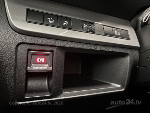 Grey Peugeot Traveller 2025 in Tallinn, with an engine capacity of 2.00 L and mileage of 48 thousand km for 44900 €, photo 8 on AUTOMOTO.COM.LV