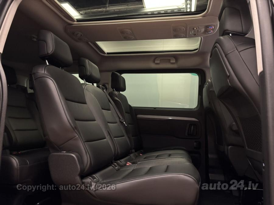 Grey Peugeot Traveller 2025 in Tallinn, with an engine capacity of 2.00 L and mileage of 48 thousand km for 44900 €, photo 15 on AUTOMOTO.COM.LV