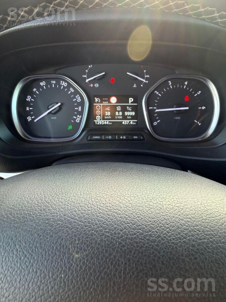 Peugeot Traveller 2019 Rīga, ar dzinēja tilpumu 2.00 L un nobraukumu 130 tūkst. km par 26700 €, foto 3 vietnē AUTOMOTO.COM.LV