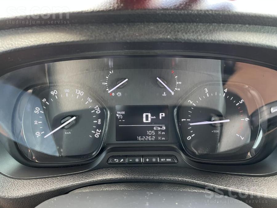 Oranžs Peugeot Traveller 2016 Talsi, ar dzinēja tilpumu 2.00 L un nobraukumu 162 tūkst. km par 17500 €, foto 19 vietnē AUTOMOTO.COM.LV