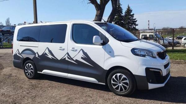 Peugeot Traveller 2018 in Klaipeda, with an engine capacity of 2.00 L and mileage of 260 thousand km for 13900 €, photo 5 on AUTOMOTO.COM.LV