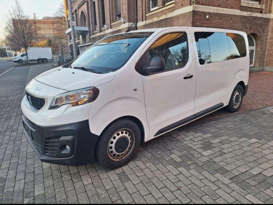 Balts Peugeot Traveller 2018 Šauļi, ar dzinēja tilpumu 1.60 L un nobraukumu 201 tūkst. km par 11900 €, foto 2 vietnē AUTOMOTO.COM.LV