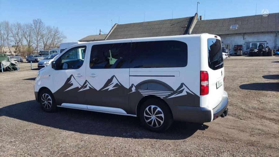 White Peugeot Traveller 2018 in Klaipeda, with an engine capacity of 2.00 L and mileage of 260 thousand km for 13900 €, photo 7 on AUTOMOTO.COM.LV