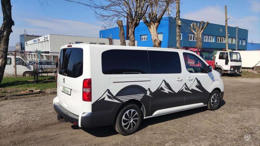 White Peugeot Traveller 2018 in Klaipeda, with an engine capacity of 2.00 L and mileage of 260 thousand km for 13900 €, photo 8 on AUTOMOTO.COM.LV