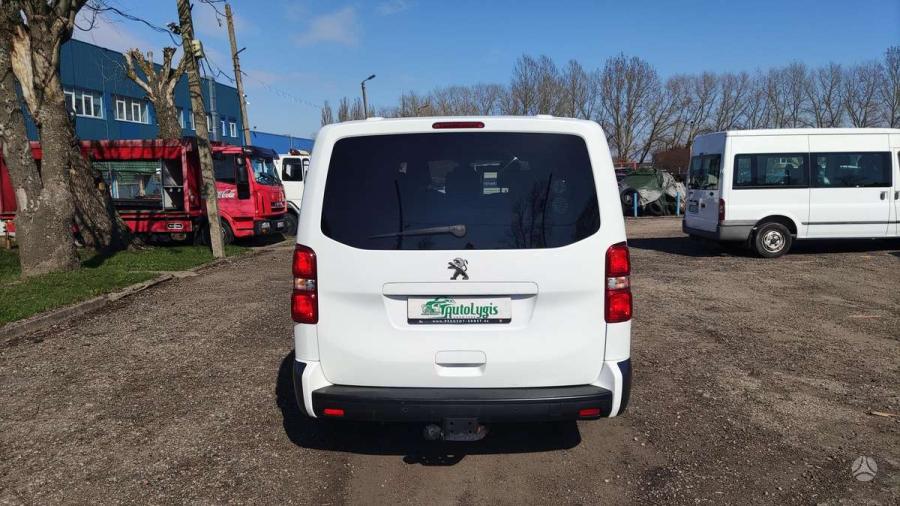 White Peugeot Traveller 2018 in Klaipeda, with an engine capacity of 2.00 L and mileage of 260 thousand km for 13900 €, photo 13 on AUTOMOTO.COM.LV
