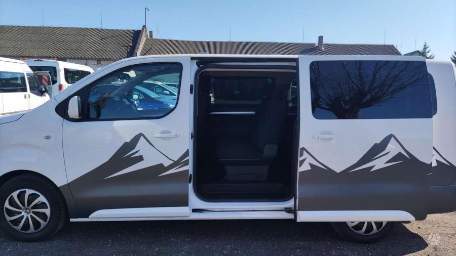 White Peugeot Traveller 2018 in Klaipeda, with an engine capacity of 2.00 L and mileage of 260 thousand km for 13900 €, photo 14 on AUTOMOTO.COM.LV