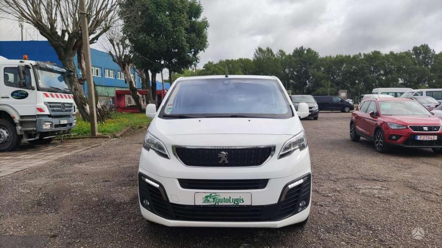 White Peugeot Traveller 2018 in Klaipeda, with an engine capacity of 2.00 L and mileage of 260 thousand km for 14300 €, photo 4 on AUTOMOTO.COM.LV