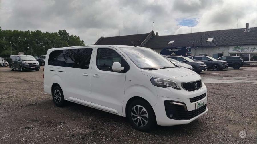White Peugeot Traveller 2018 in Klaipeda, with an engine capacity of 2.00 L and mileage of 260 thousand km for 14300 €, photo 6 on AUTOMOTO.COM.LV