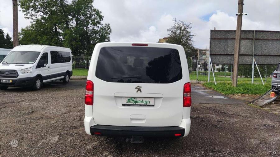 White Peugeot Traveller 2018 in Klaipeda, with an engine capacity of 2.00 L and mileage of 260 thousand km for 14300 €, photo 13 on AUTOMOTO.COM.LV