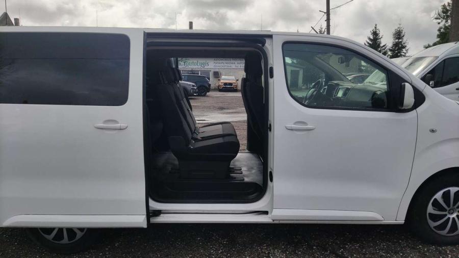 White Peugeot Traveller 2018 in Klaipeda, with an engine capacity of 2.00 L and mileage of 260 thousand km for 14300 €, photo 15 on AUTOMOTO.COM.LV