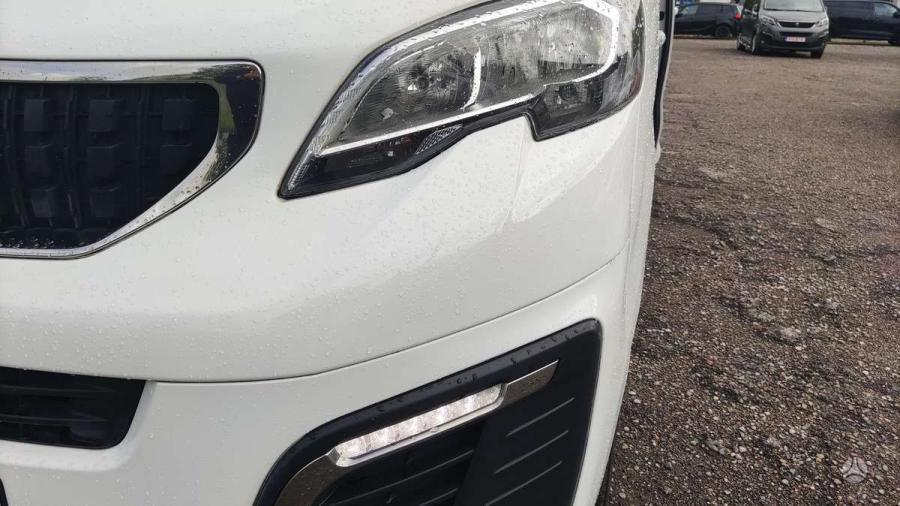 White Peugeot Traveller 2018 in Klaipeda, with an engine capacity of 2.00 L and mileage of 260 thousand km for 14300 €, photo 16 on AUTOMOTO.COM.LV