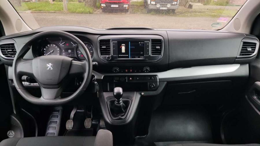White Peugeot Traveller 2018 in Klaipeda, with an engine capacity of 2.00 L and mileage of 260 thousand km for 14300 €, photo 18 on AUTOMOTO.COM.LV