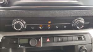 White Peugeot Traveller 2018 in Klaipeda, with an engine capacity of 2.00 L and mileage of 260 thousand km for 14300 €, photo 21 on AUTOMOTO.COM.LV