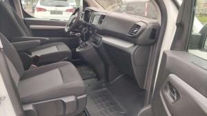 White Peugeot Traveller 2018 in Klaipeda, with an engine capacity of 2.00 L and mileage of 260 thousand km for 14300 €, photo 29 on AUTOMOTO.COM.LV
