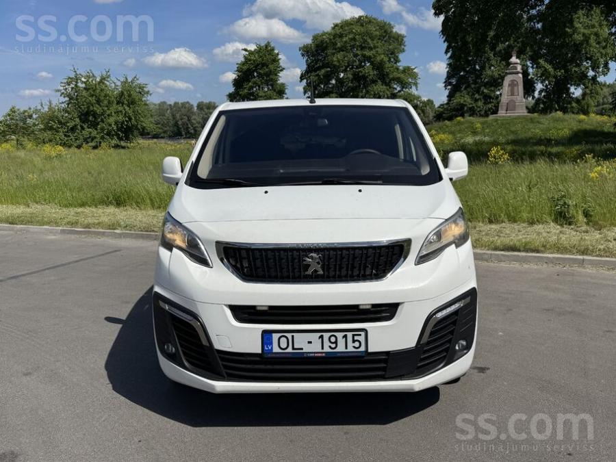 White Peugeot Traveller 2017 in Riga, with an engine capacity of 2.00 L and mileage of 0 thousand km for 16250 €, photo 3 on AUTOMOTO.COM.LV