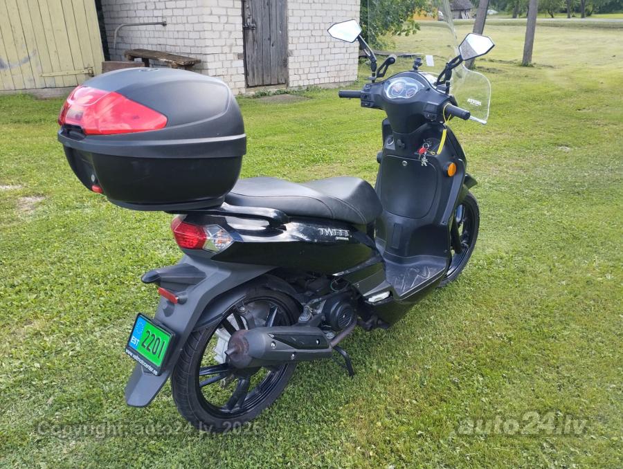 Melns Peugeot Tweet 2018 Rakvere, ar dzinēja tilpumu 50.00 L un nobraukumu 1 tūkst. km par 1650 €, foto 5 vietnē AUTOMOTO.COM.LV