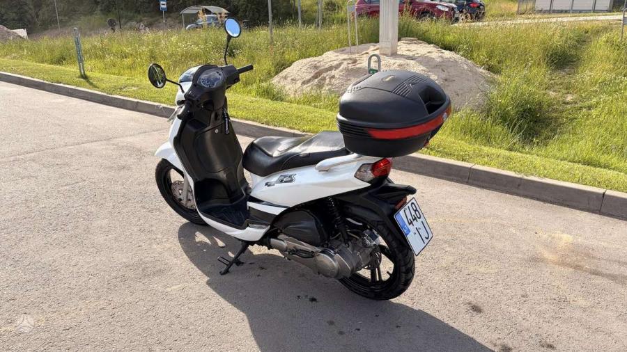 Balts Peugeot Tweet 2015 Viļņa, ar dzinēja tilpumu 0.13 L un nobraukumu 31 tūkst. km par 1200 €, foto 7 vietnē AUTOMOTO.COM.LV
