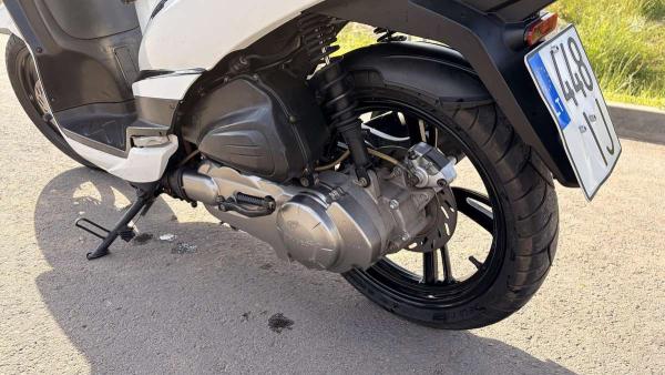 Balts Peugeot Tweet 2015 Viļņa, ar dzinēja tilpumu 0.13 L un nobraukumu 31 tūkst. km par 1200 €, foto 10 vietnē AUTOMOTO.COM.LV