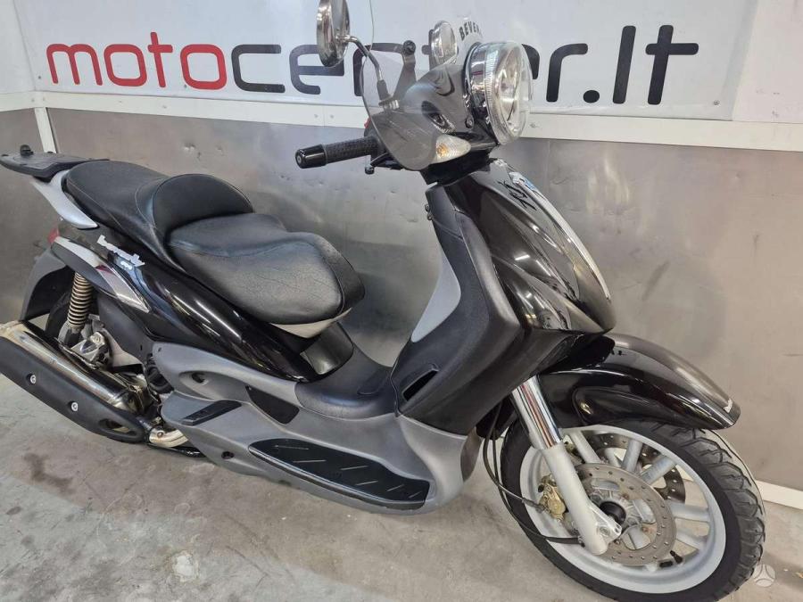 Черный Piaggio Beverly 2006 в Каунас, объемом двигателя 0.46 л и пробегом 32 тыс. км за 1500 €, фото 5 на AUTOMOTO.COM.LV